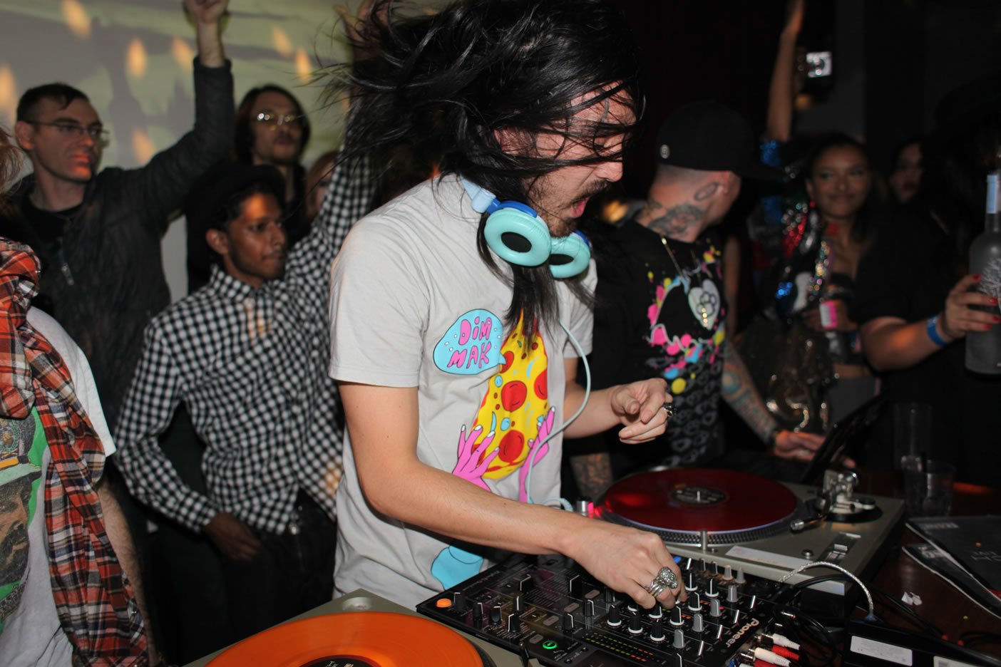 Steve Aoki - Free2Music