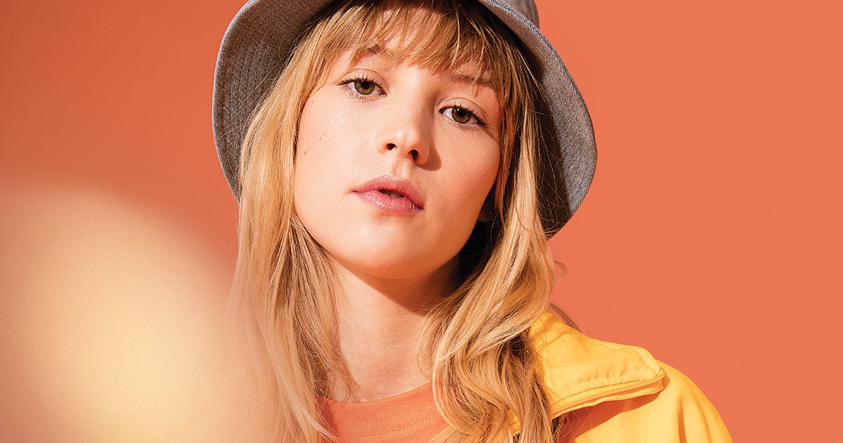 Angèle's New Photos (8/18) - Free2Music