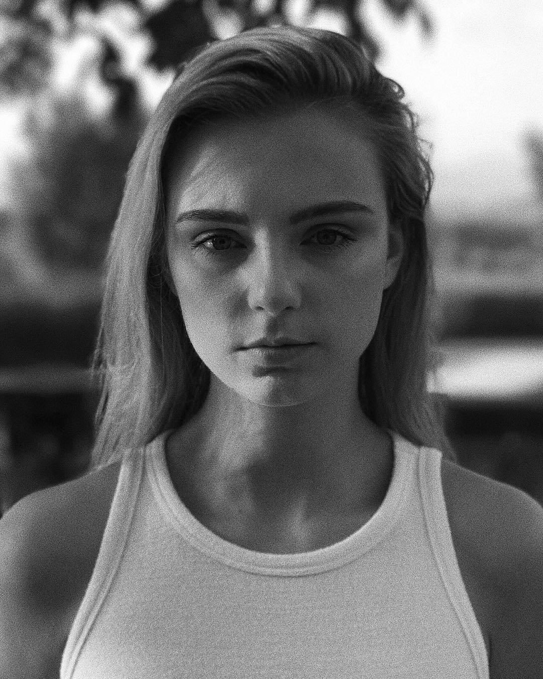 AViVA's New Photos (1/6) - Free2Music