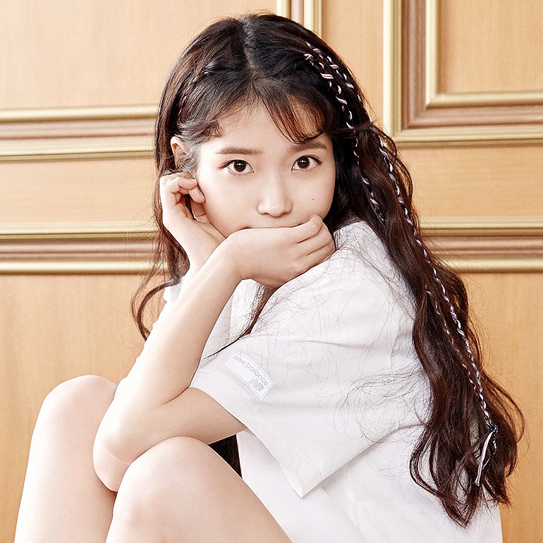 IU's New Photos (39/185) - Free2Music
